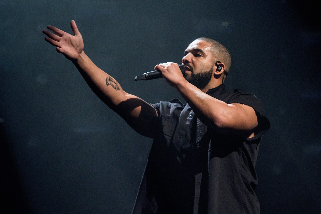 Drake Luh The Kids: Rapper Shares Inspiring Words With Young Fans At ...