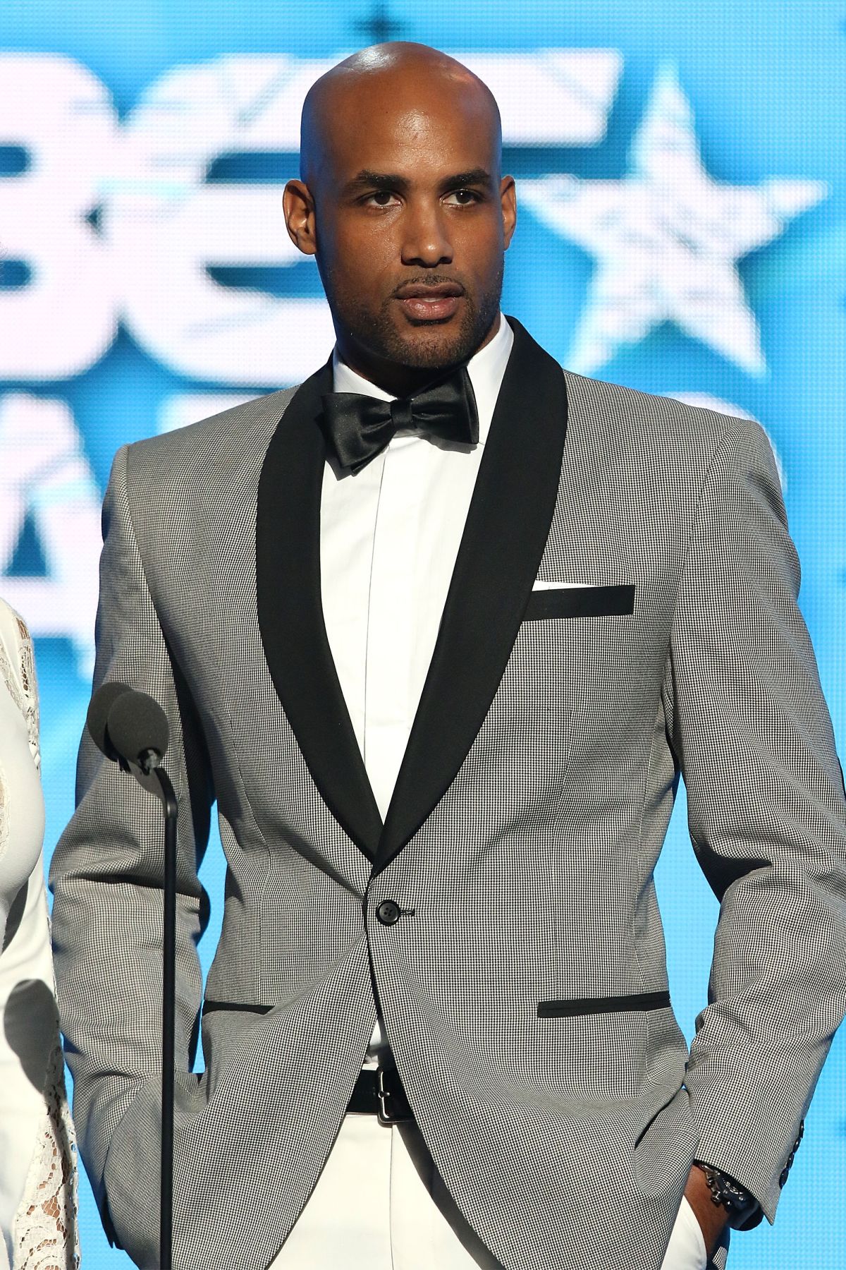 Black Celebrities In Suits