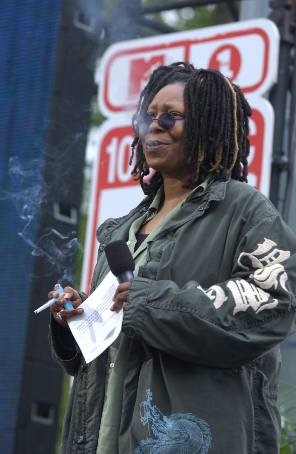 Celebrity Weed Smokers: Famous Women Who Love Pot | HelloBeautiful