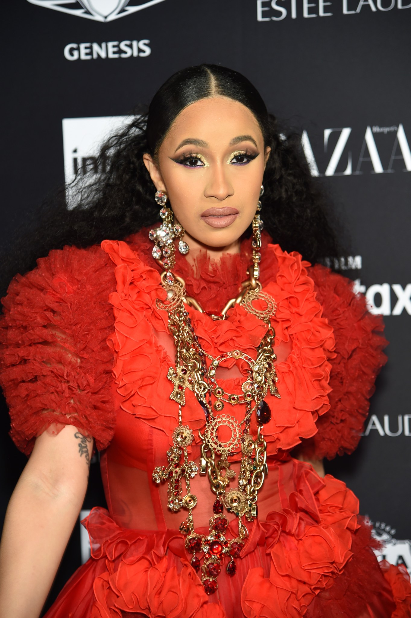 Cardi B Attempts To Fight Nicki Minaj At #NYFW Party