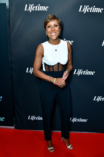 Robin Roberts Shows Off Her Abs On The Red Carpet And Looks Great ...