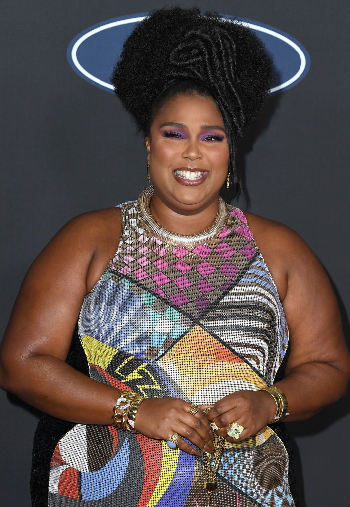 Lizzo shows off new hair for the new year | HelloBeautiful