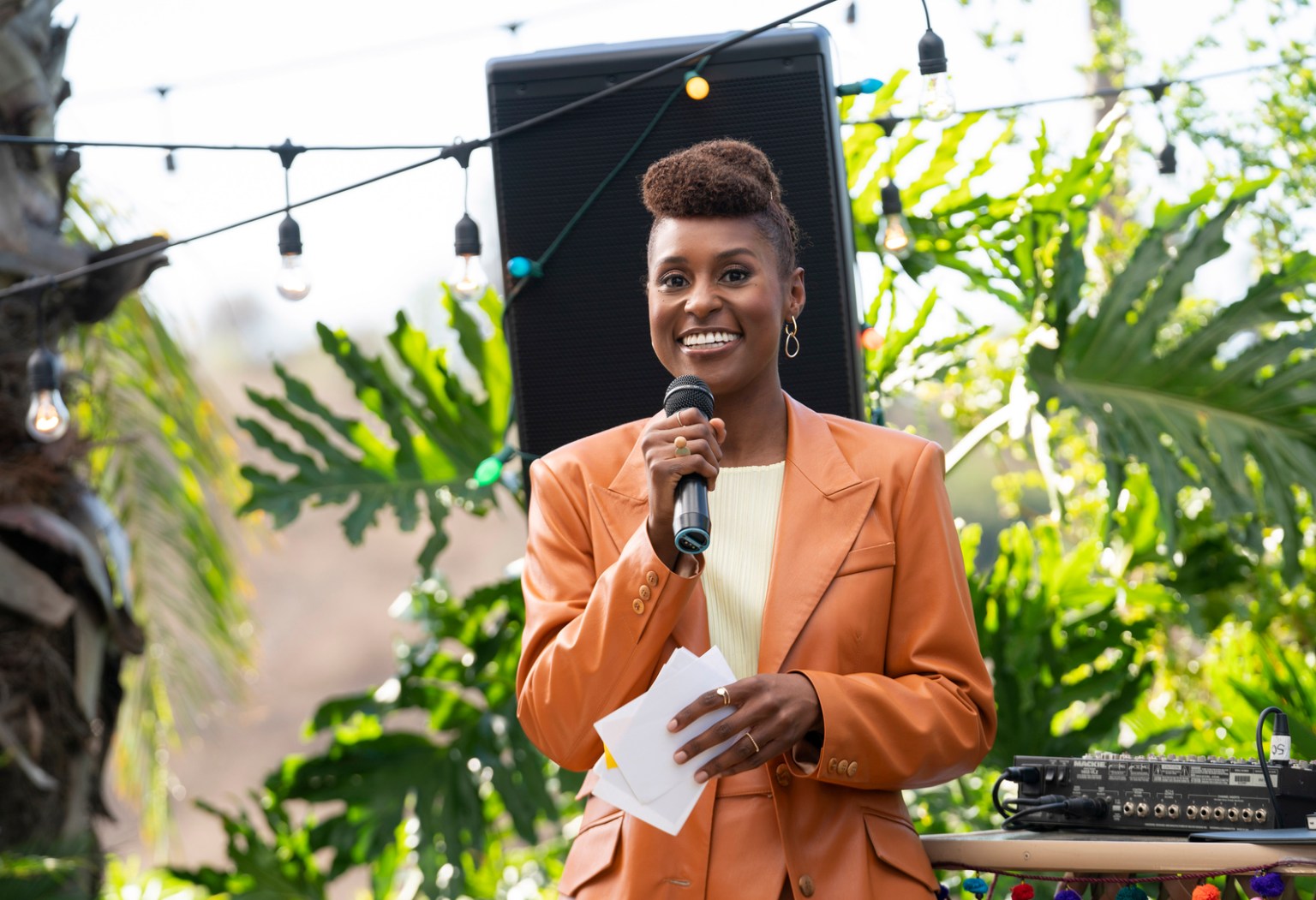 A Look At The Many Hairstyles of Issa Rae's 'Insecure' Character Issa Dee