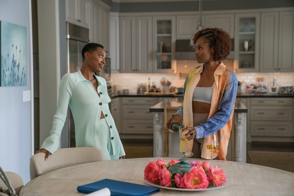 A Look At The Many Hairstyles of Issa Rae's 'Insecure' Character Issa Dee