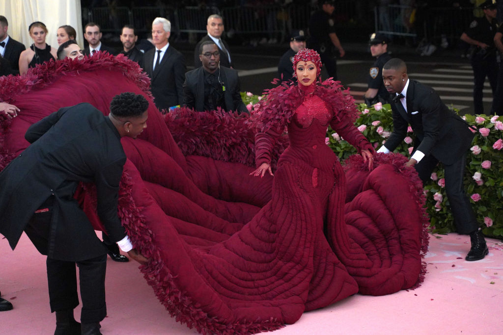 Check Out 10 Of The Best Met Gala Looks Of All Time - Majic 102.3 - 92.7
