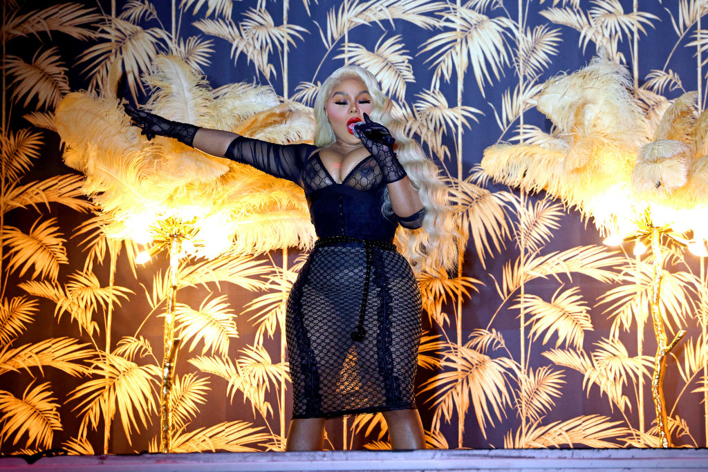 Lil Kim: 6 Times The Queen B Showed Off Her Iconic Style On Stage