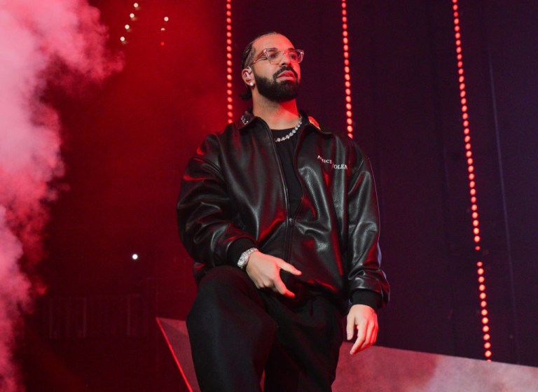 Drake Denies Going Under The Knife For Six-Pack Surgery
