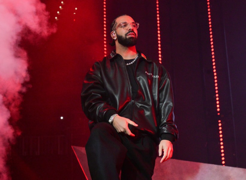 Drake Denies Going Under The Knife For Six-Pack Surgery